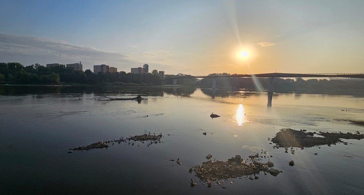 Najniži vodostaj u povijesti najduže poljske rijeke. "Krivac su ...