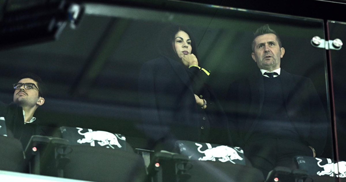 FOTO Nenad Bjelica utakmicu Dinama pratio sa suprugom Senkom i sinom ...