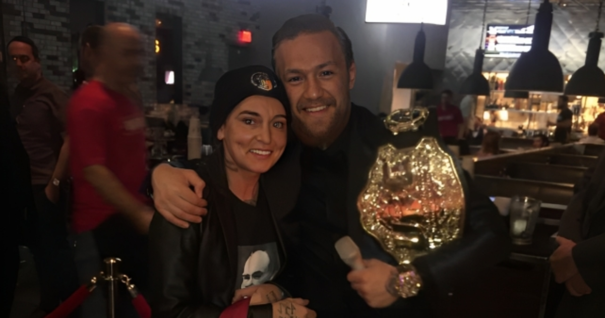 Kolege i fanovi opraštaju se od Sinead O'Connor: "Ovaj odvratni svijet ...