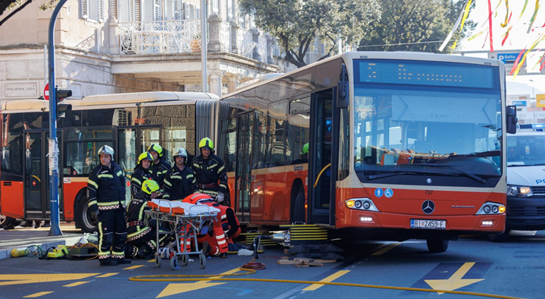 FOTO Bus naletio na ženu u Rijeci. Autotrolej: Žao nam je, ali ...