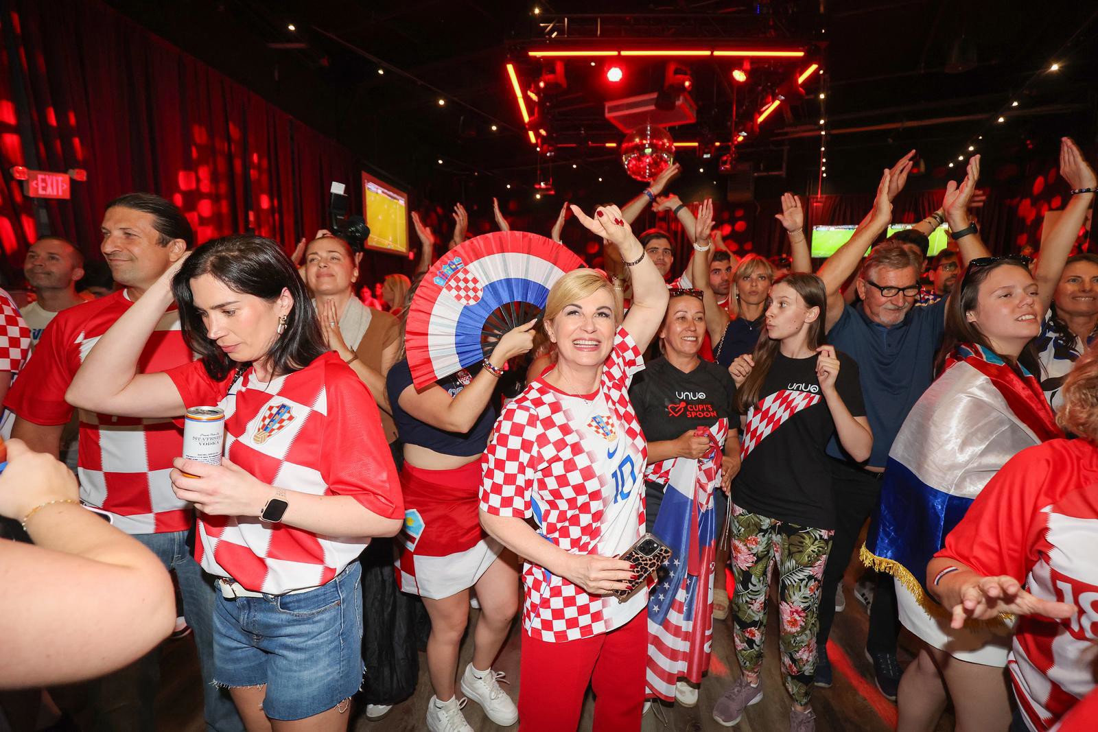 Kolinda Grabar-Kitarović ukrala show na druženju navijača u ...