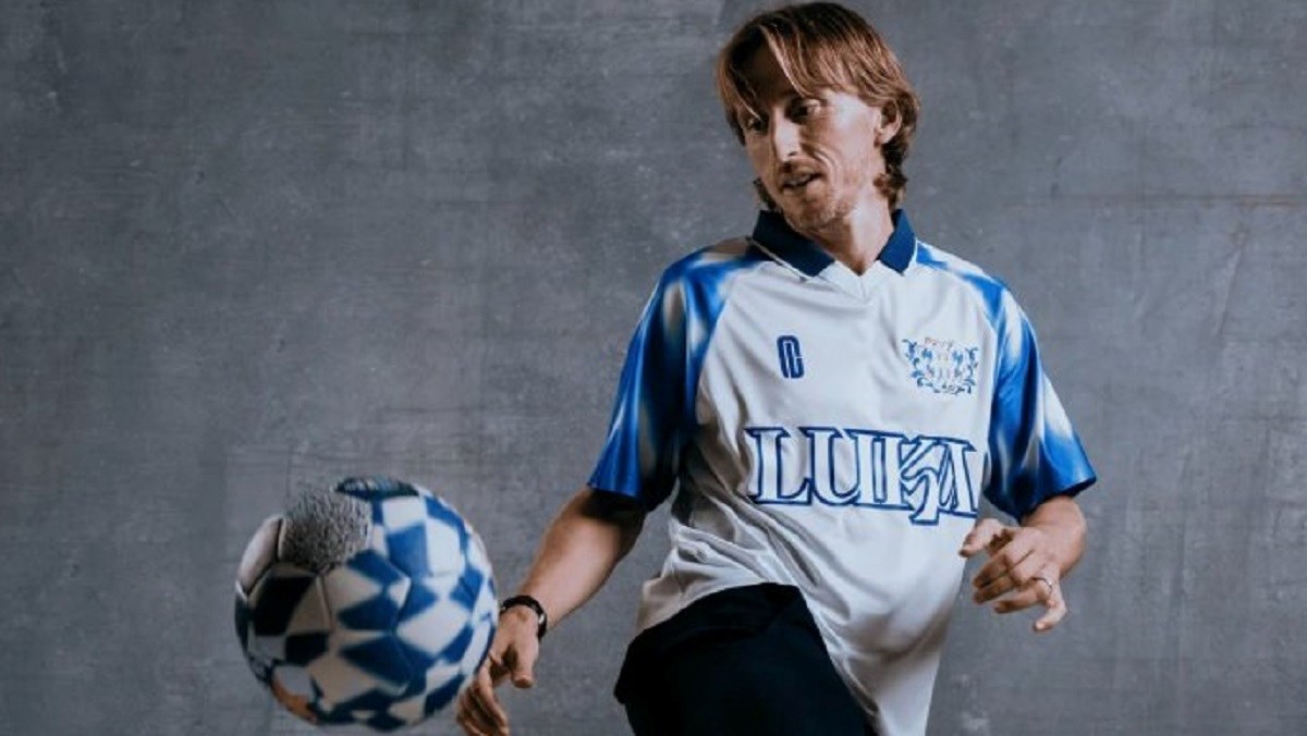 Umjesto sponzora piše Luka, na grbu zlatno M. Pogledajte Realov dres ...