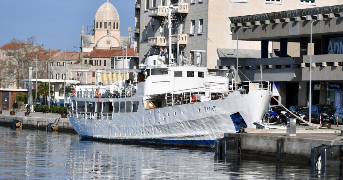 "Najvoljeniji brod na svitu" nakon prve faze obnove stoji privezan uz ...