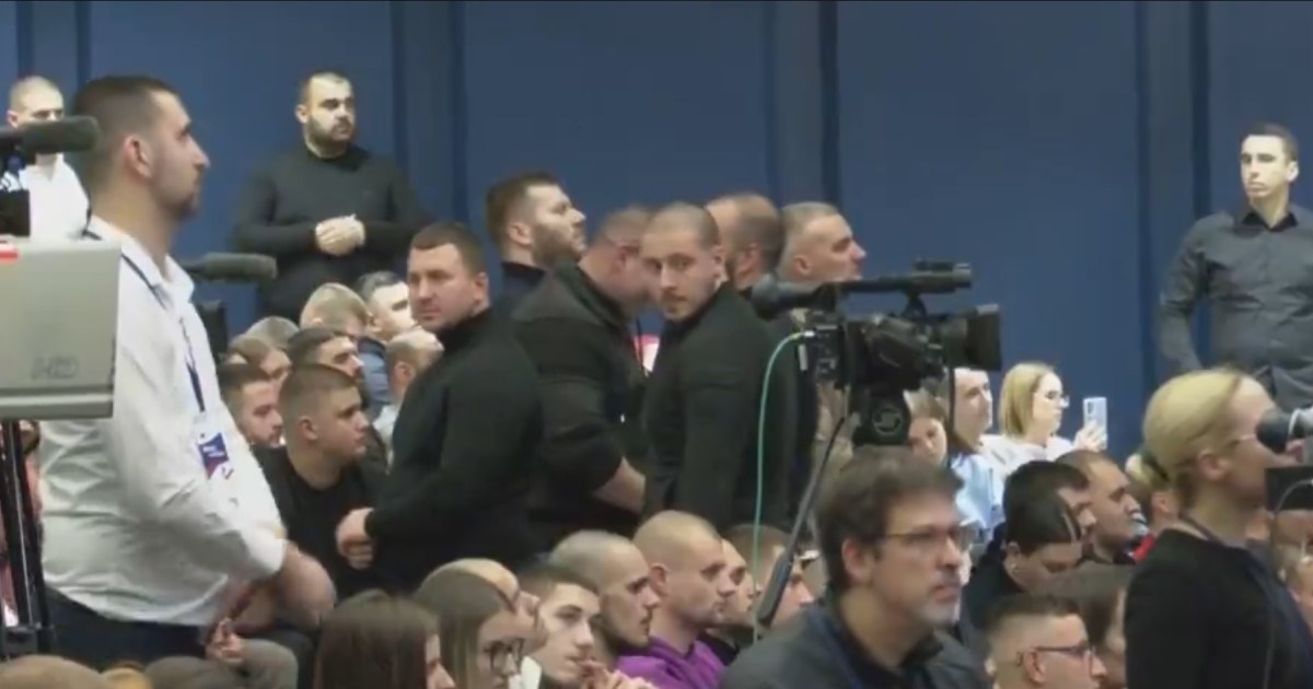 Vučić: Umjetnom inteligencijom su dodavali krezube ljude na našem skupu ...