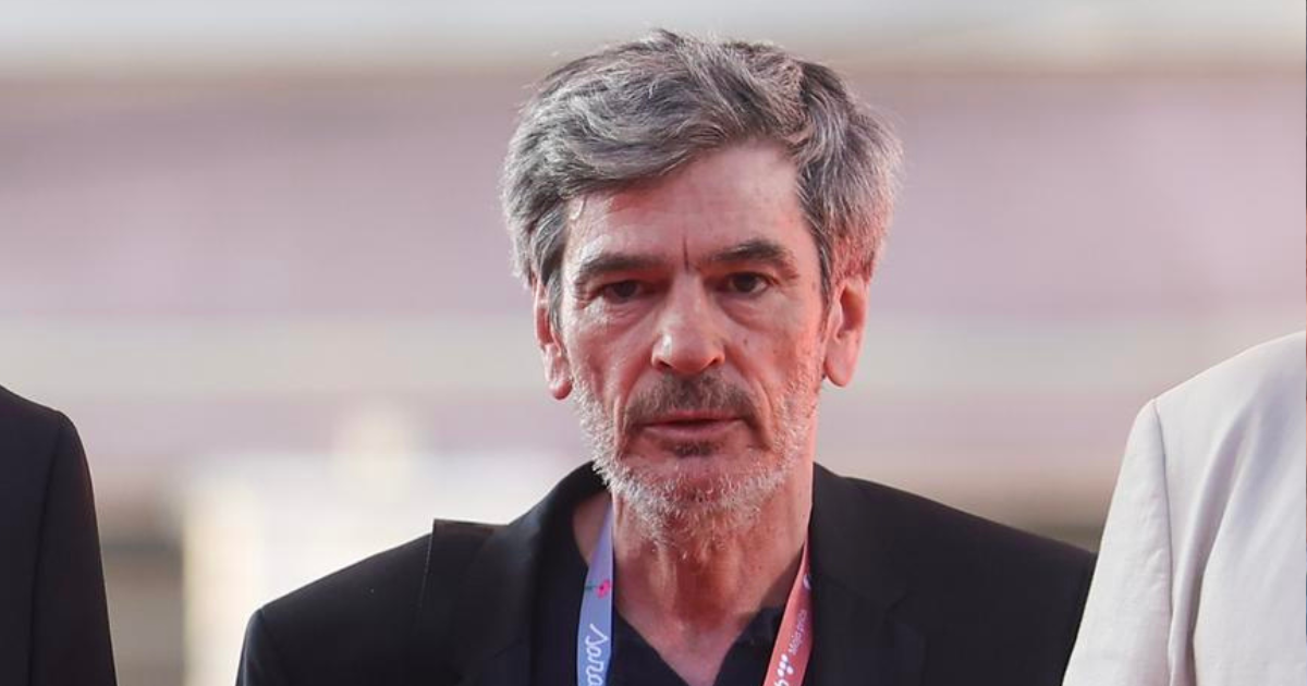 Faruk iz Lud, zbunjen, normalan snimljen u javnosti nakon dugo vremena ...