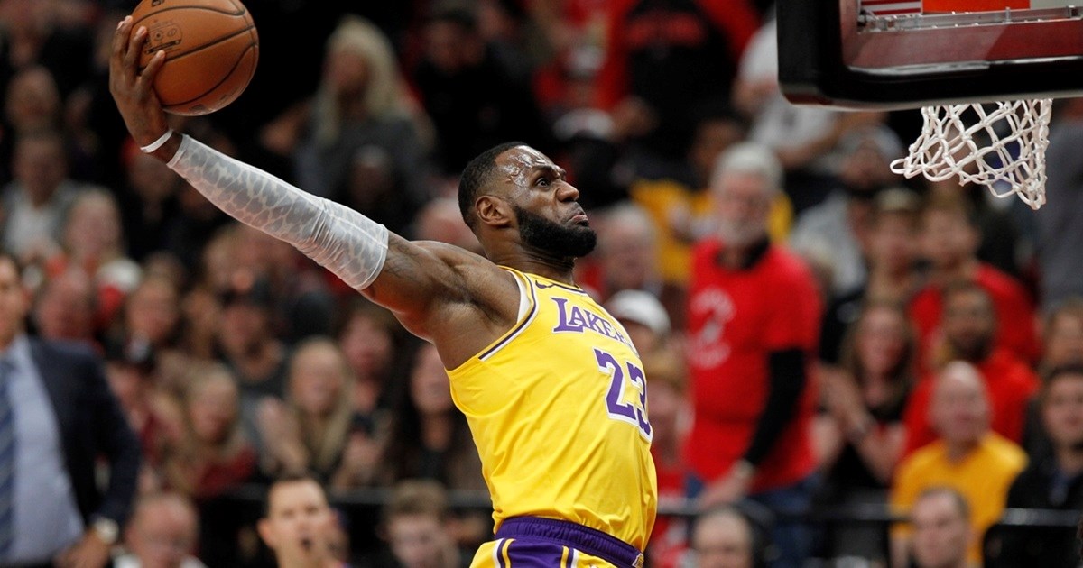 Pogledajte kako su Dončić i LeBron rekreirali kultnu fotku iz 2010 ...