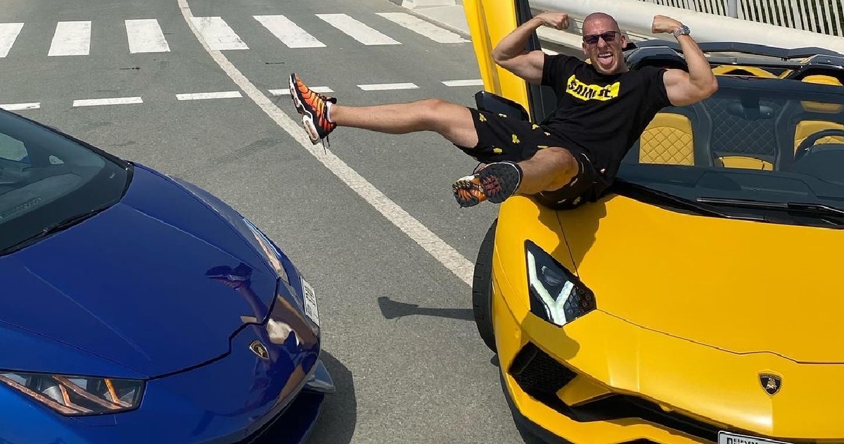 Nakon što su mu uzeli Lamborghini, Baka Prase vozi Yugo - Index.hr
