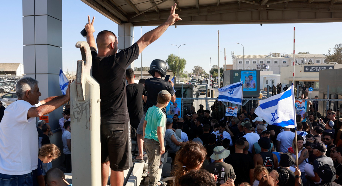 Uhićeni izraelski vojnici. Rulja provalila u vojnu bazu: Nećemo ...