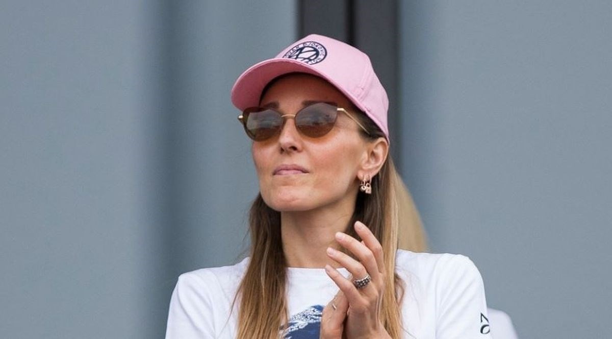 Srpski mediji raspisali se o detalju na ruci Jelene Đoković dok je ...