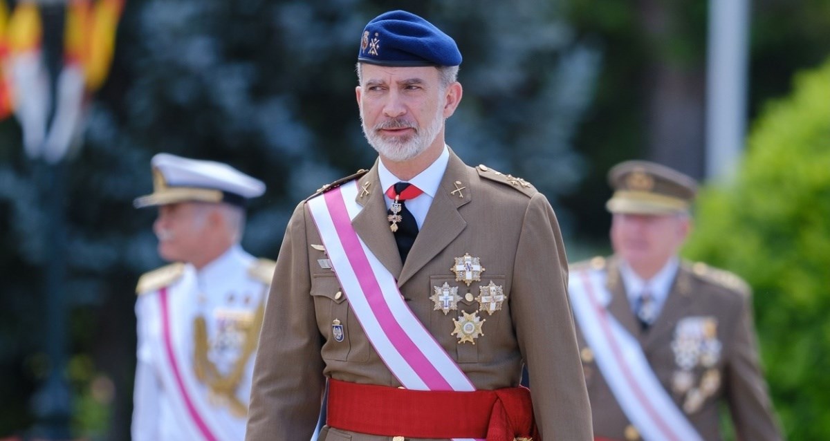 Na Twitteru kažu da bi ovaj tip trebao biti rimski car. Javio im se ...