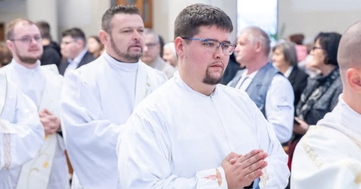 Croat Balija postaje svećenik - Index.hr