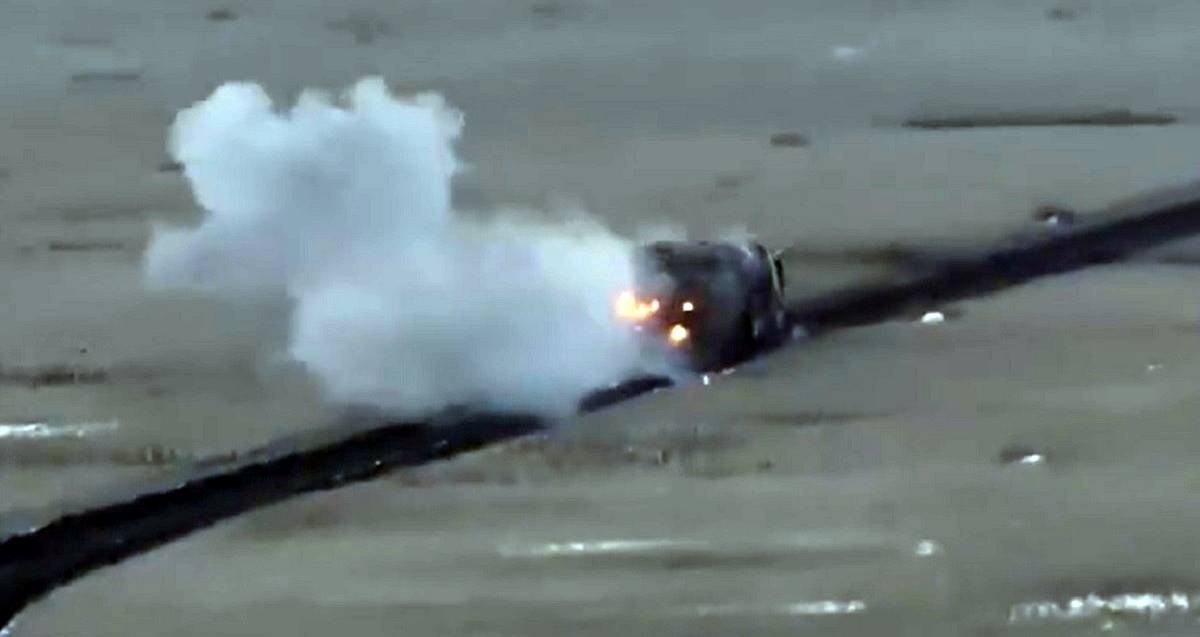 VIDEO Usamljeni ruski tenk krenuo u napad na Ukrajince. "Sudbina mu je ...