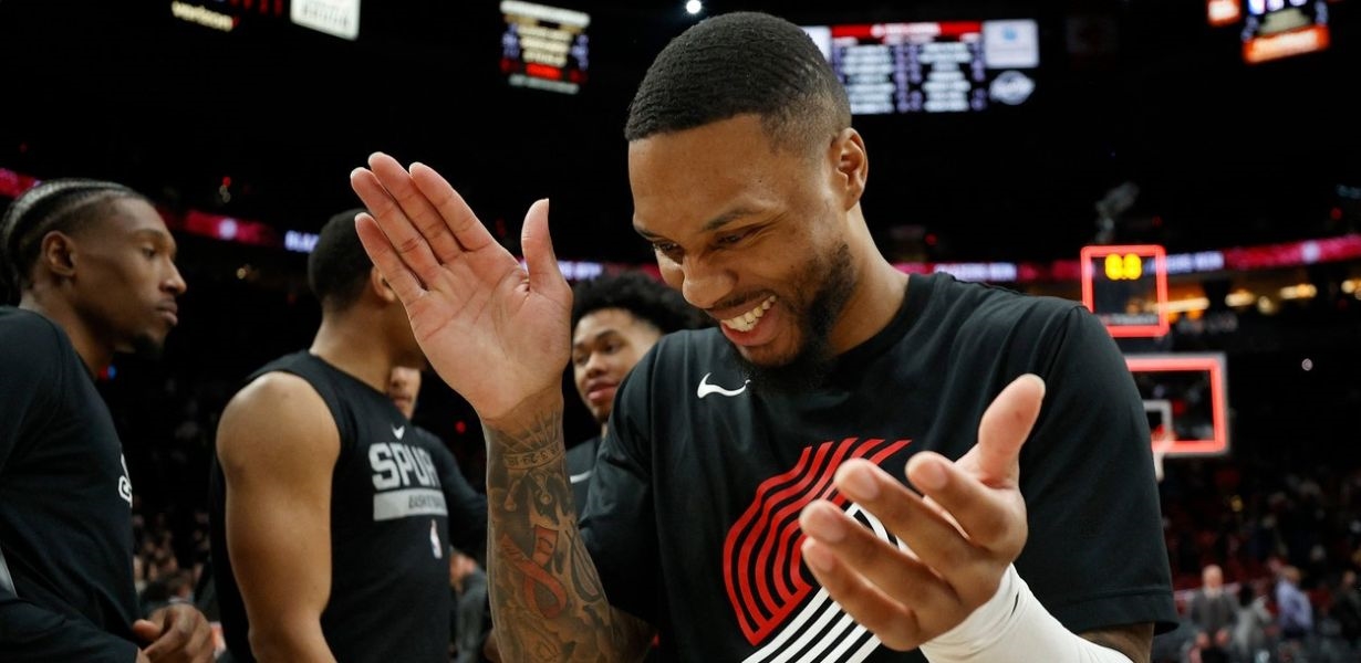 Pogledajte kako Lillard zabija povijesnih 60 poena. Nitko to nije ...