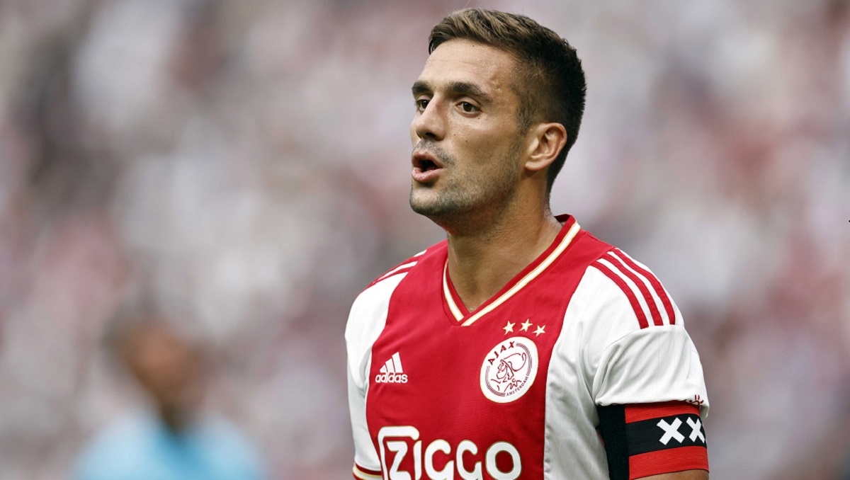 Wesley Sneijder: Tadić igra sramotno. Da sam ja tako odigrao, sam bih ...
