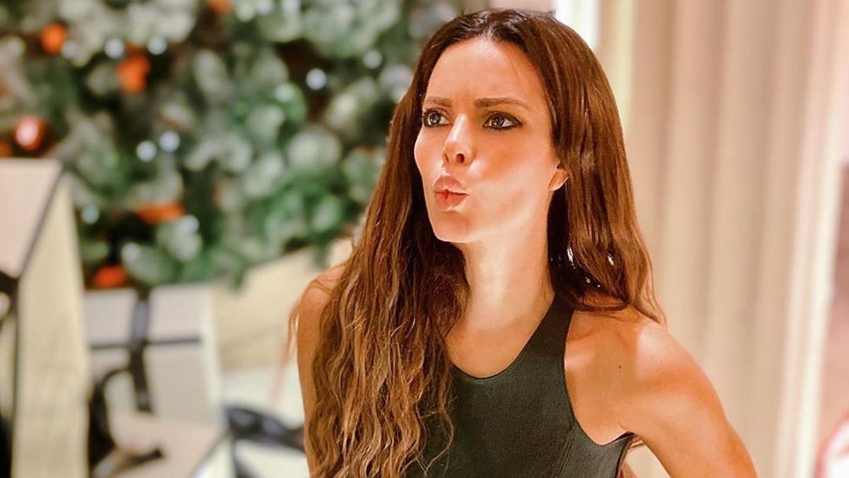 Nikolina Ristović rukom podigla grudi, ali pažnju je ukrala torba od 13 ...