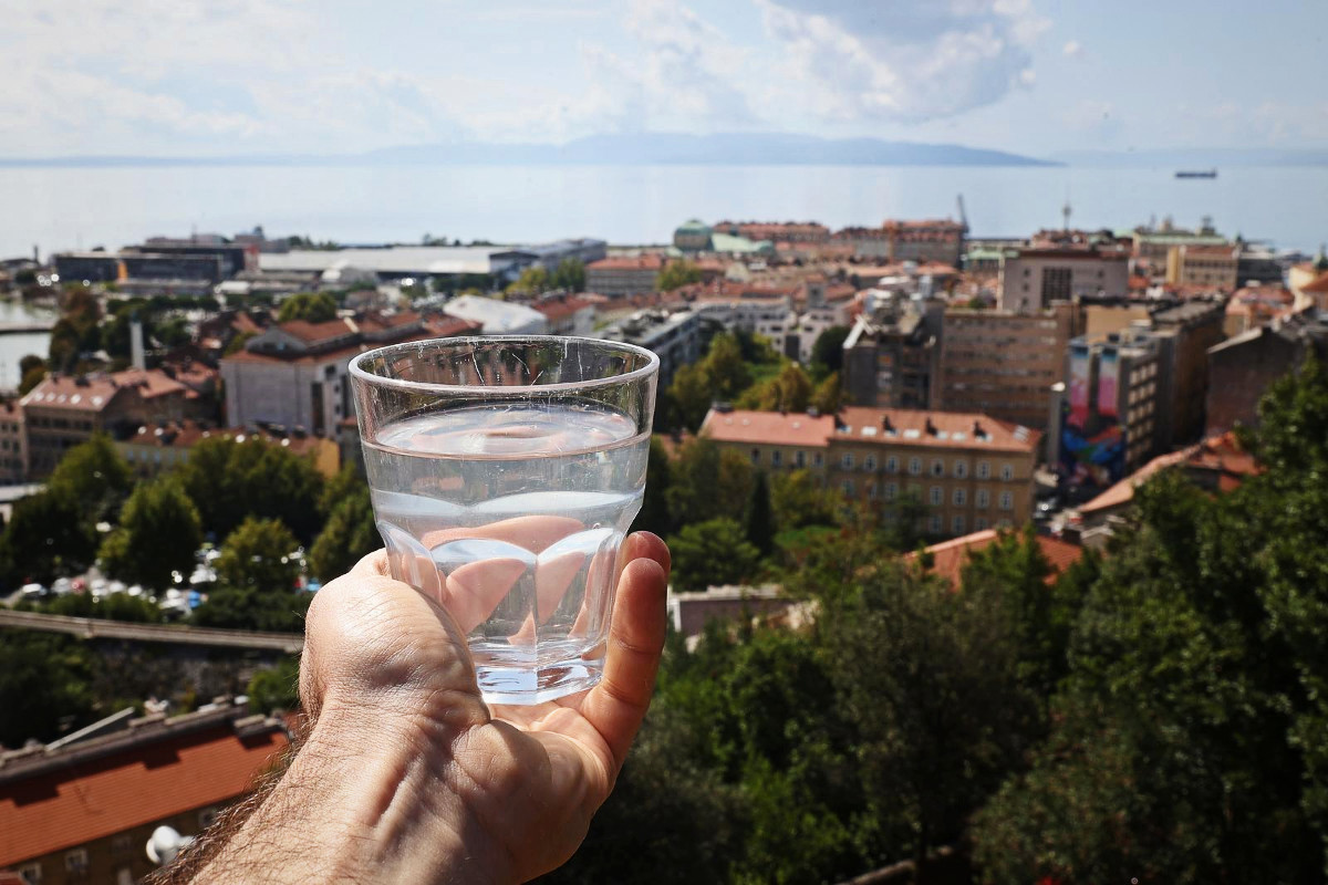 Voda u Rijeci i okolici mikrobiološki ispravna, ali i dalje se ...