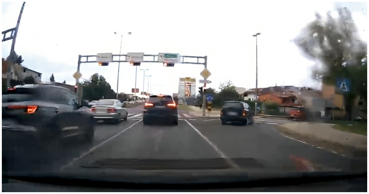 VIDEO Netko je u Zagrebu snimljen kako preko zebre zaobilazi crveno ...