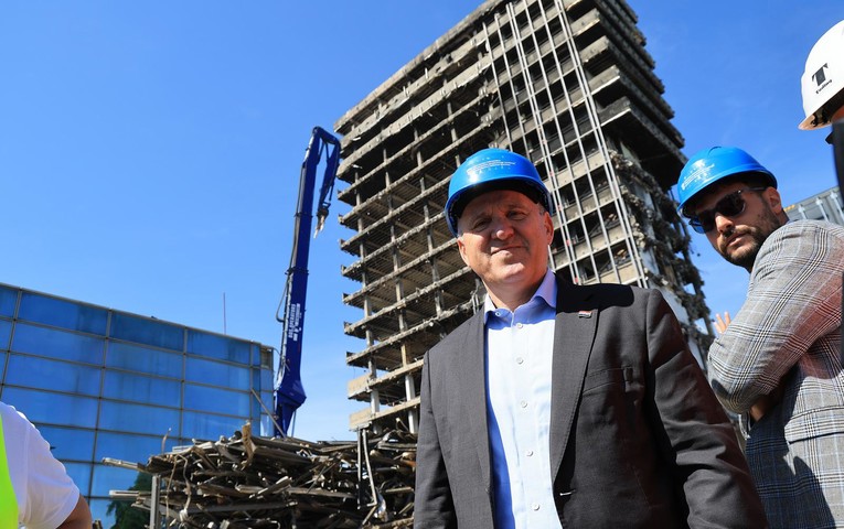 Bačić obišao Vjesnik: "Radovi se izvode prema najstrožim pravilima ...