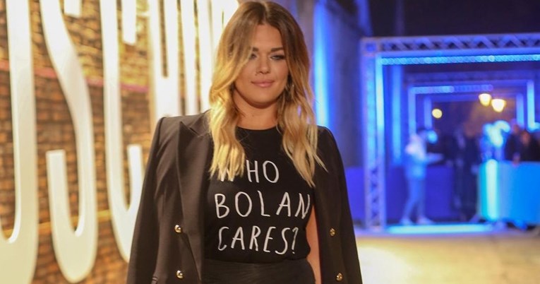 "Who bolan cares": Sandra Perković pokazala noge u ultrakratkoj minici ...