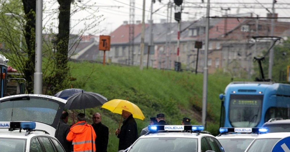 Otvorio vrata vlaka kilometar prije Zapadnog kolodvora u Zagrebu i pao ...