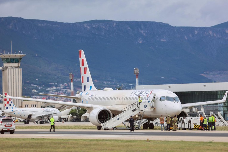 VIDEO I FOTO Avion za Frankfurt u Splitu izletio s piste. Poznati ...