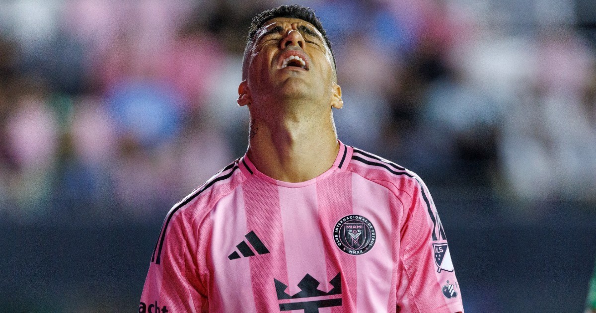 VIDEO Suarez udario igrača, sudac nije vidio. Sada je suspendiran za ...