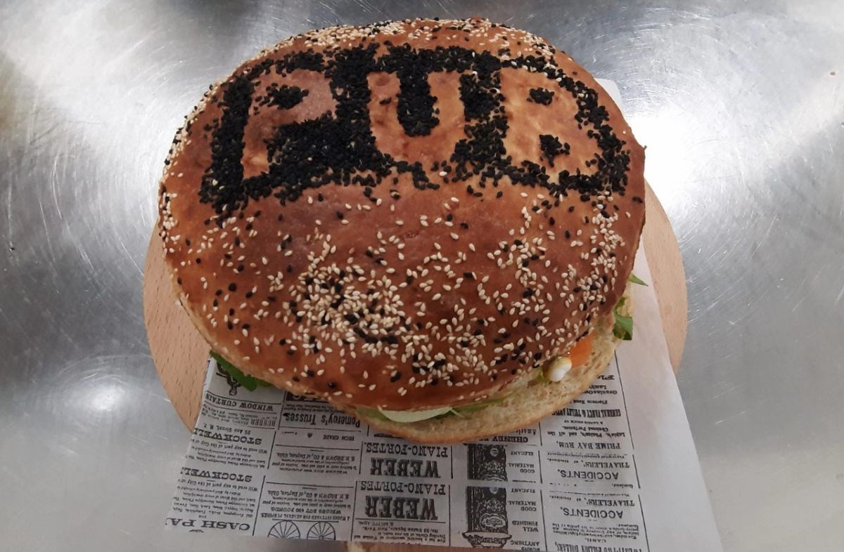 Hrvatski burger od dva kilograma: Ako ga pojedete u 30 minuta, ne ...