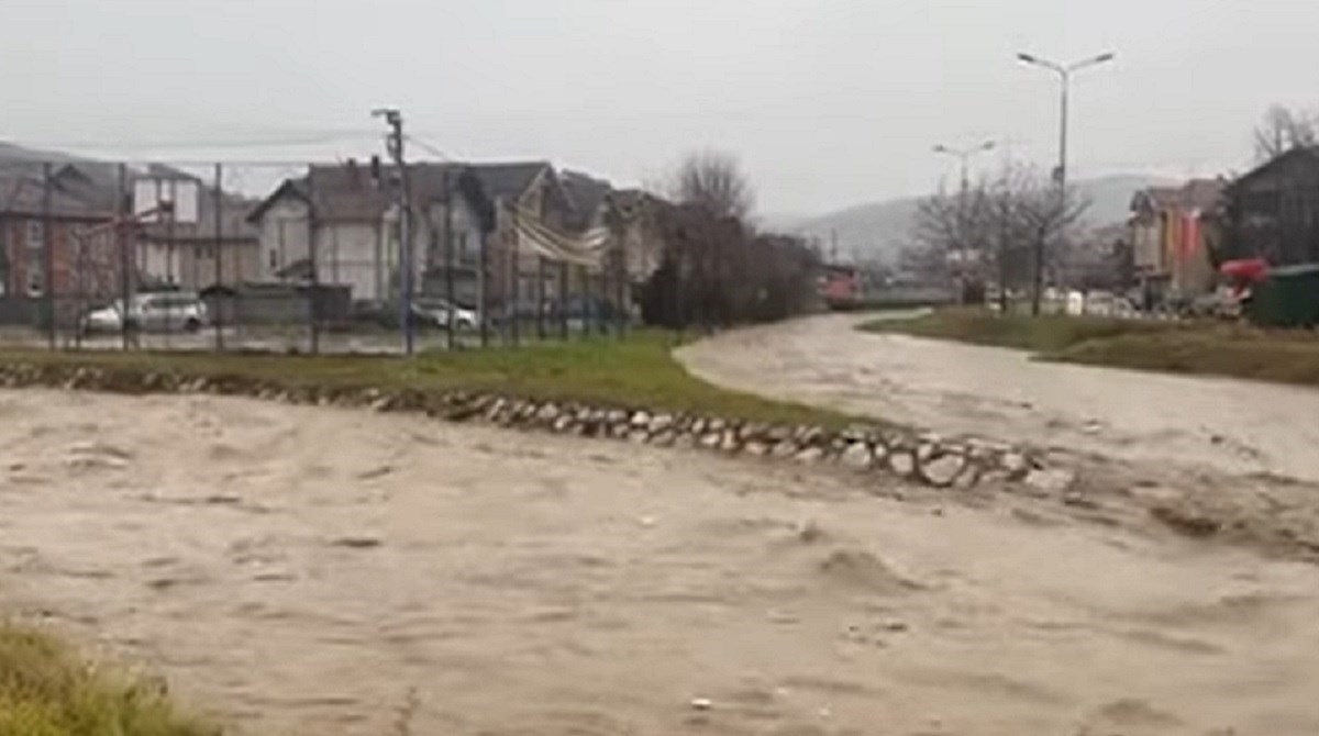 VIDEO Velike poplave u južnoj Srbiji, dvoje nestalih - Index.hr