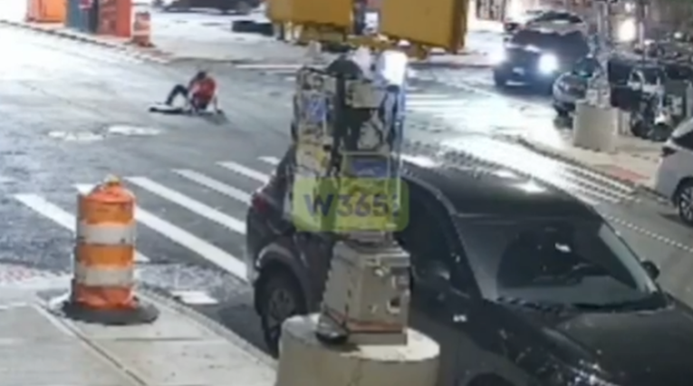 VIDEO Misterij u New Yorku. Ljudi noću izlaze iz šahtova, pokrenuta ...