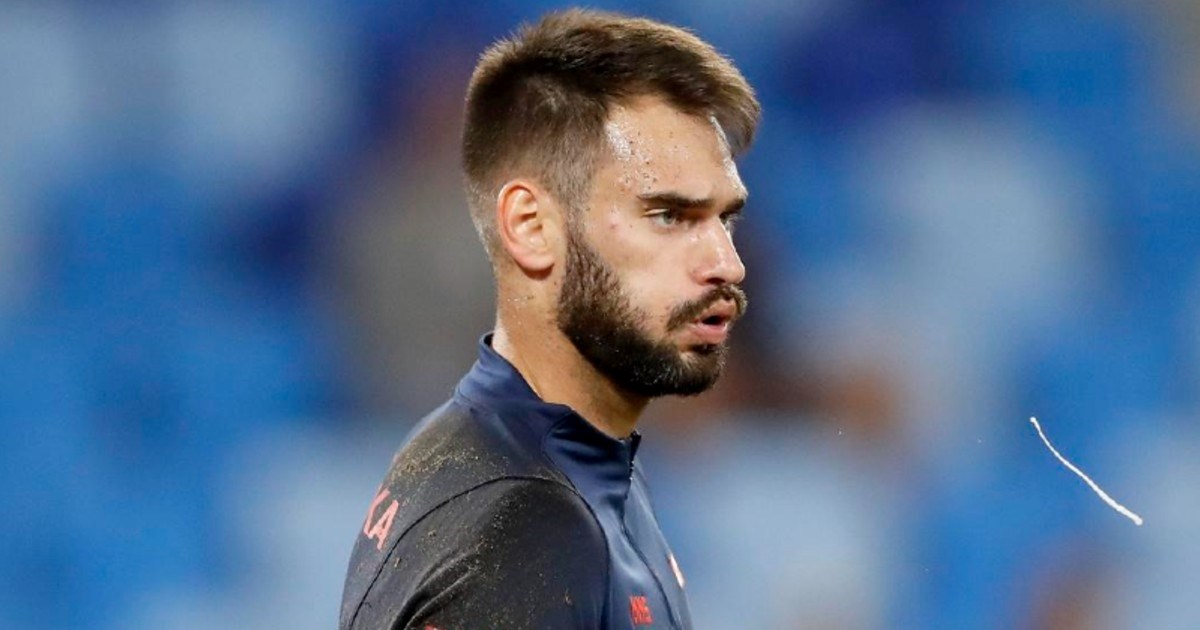 Ivušić stigao u Split. Navijači ga ogrnuli Hajdukovim šalom - Index.hr