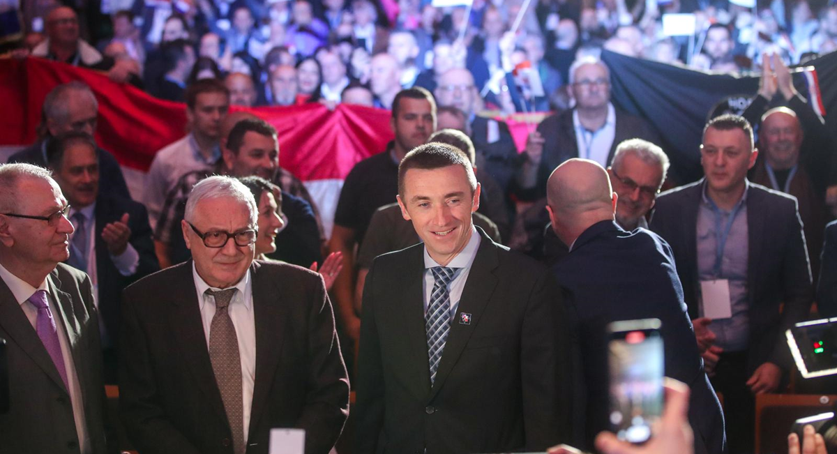 Domovinski pokret: Zašto plaćamo 40 hajdučkih špilja Alidedi Master of ...