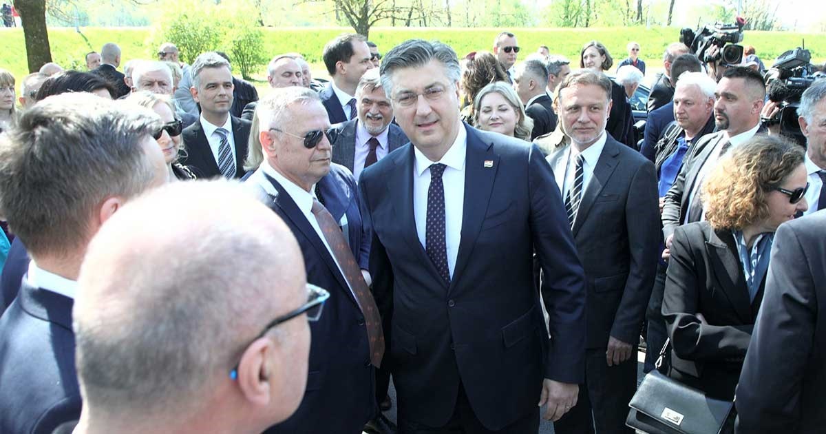 Plenkovića u Jasenovcu pitali kako bi presudio onima koji koriste ...