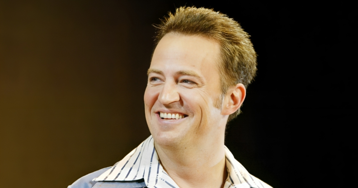 Objavljena je smrtovnica Matthewa Perryja, evo što je navedeno za uzrok ...