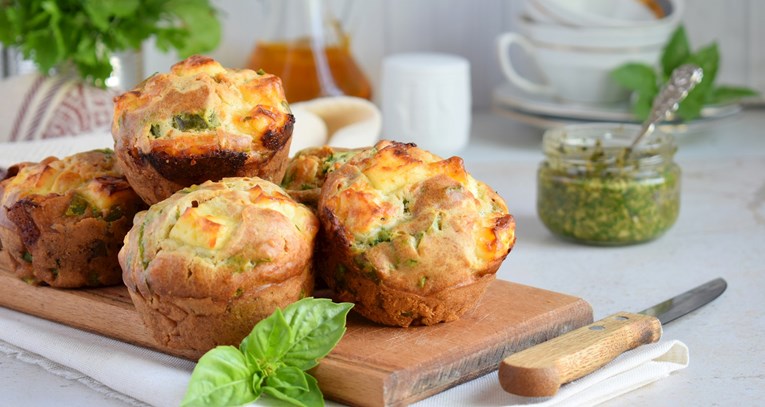 Slani muffini koji su prefini topli i hladni. Uzmite ih na posao, izlet ...