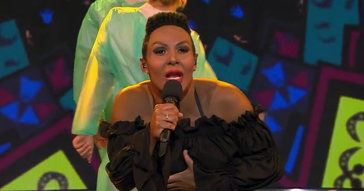 Mario Roth fenomenalnom transformacijom u afričku pjevačicu pobijedio u ...