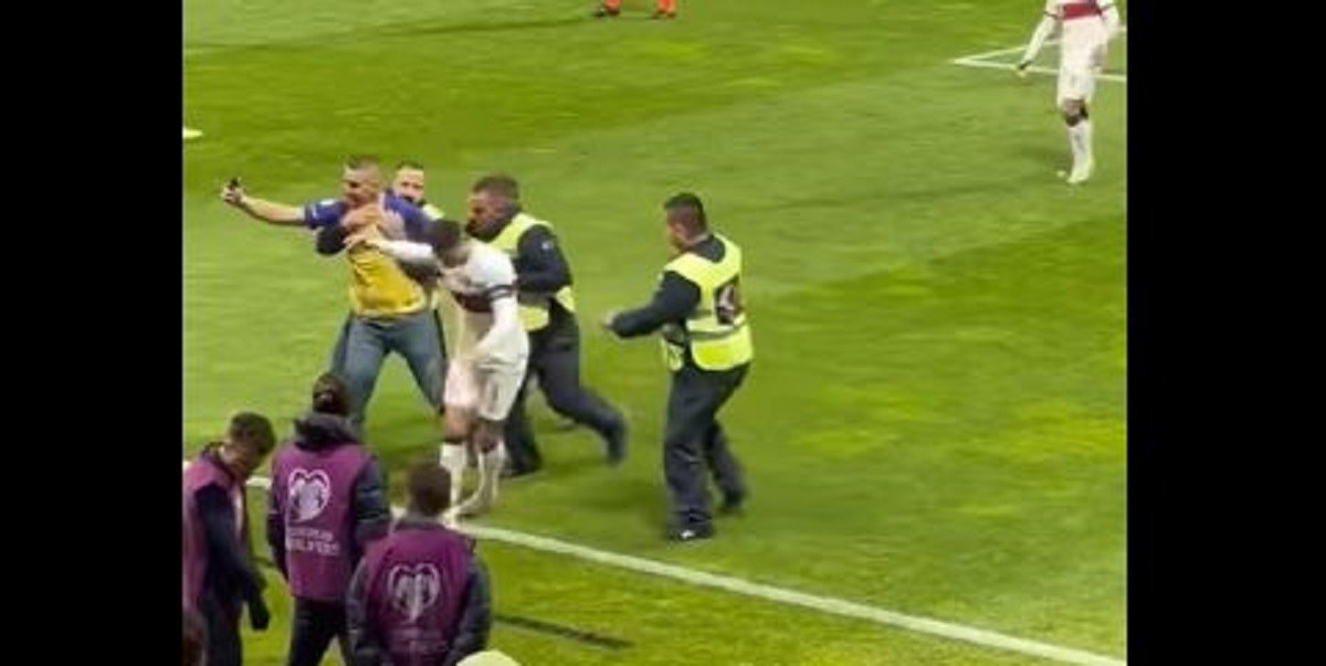 Bosanac je do Ronalda dotrčao s mobitelom. Nije ga napao - Index.hr