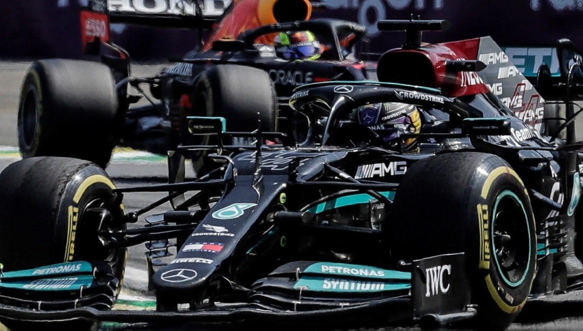 Pogledajte dramatičan dvoboj Pereza i Hamiltona. Meksikanac pomagao ...