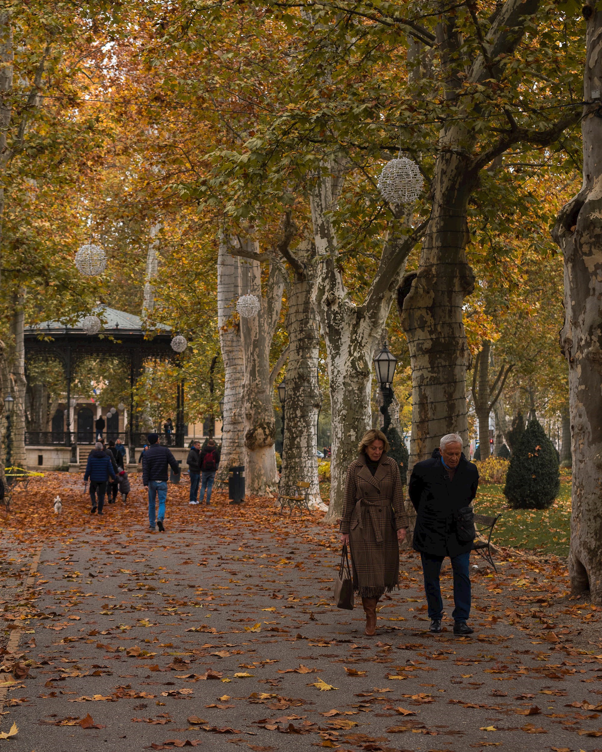 Jesen u Zagrebu je prelijepa, pogledajte fotografije Zrinjevca - Index.hr