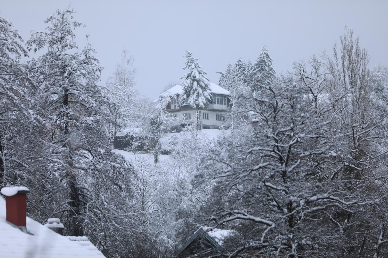 FOTO Pogledajte fotografije snježne idile u Lici - Index.hr
