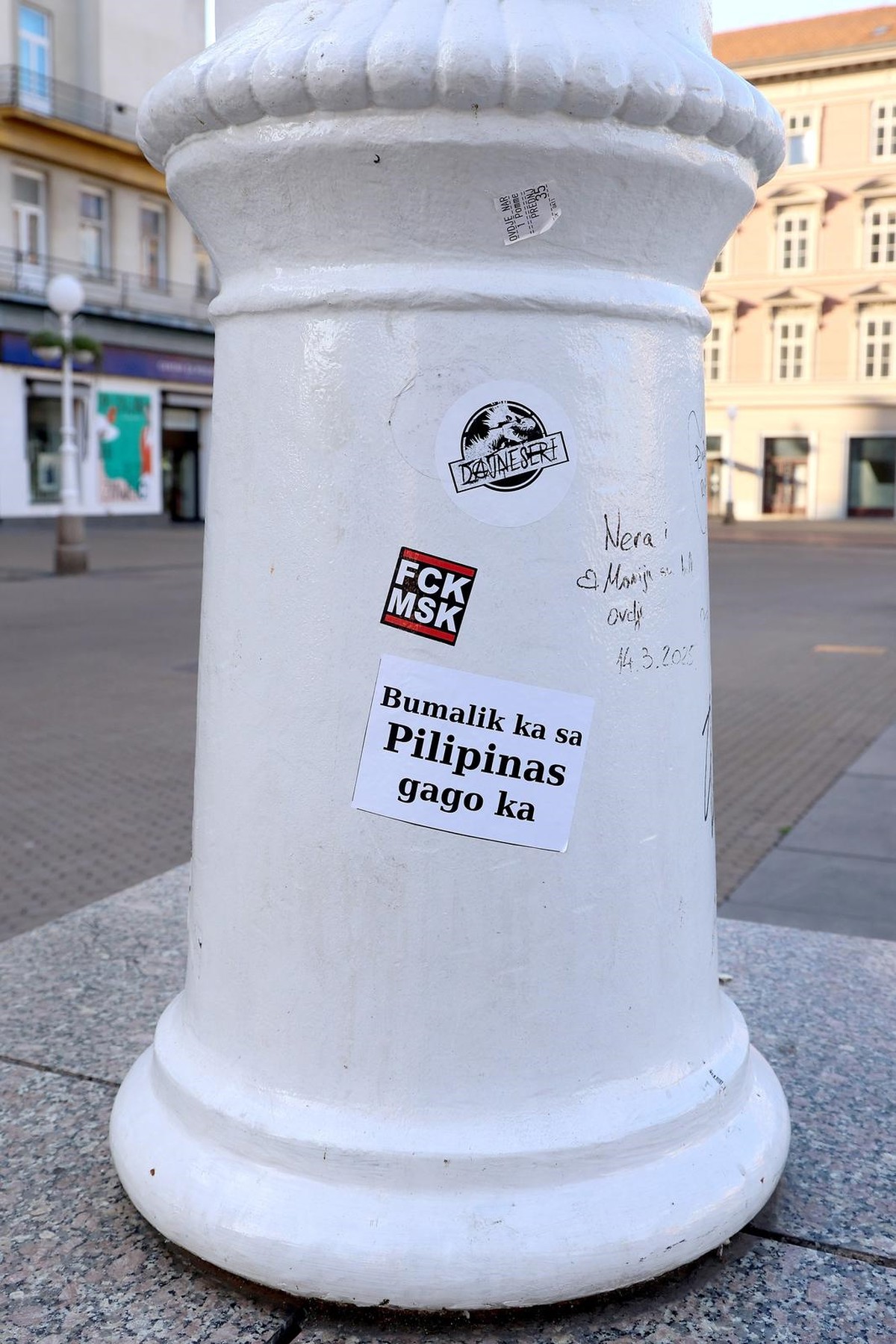 FOTO U Zagrebu se pojavile naljepnice s porukom "Bumalik ka sa ...