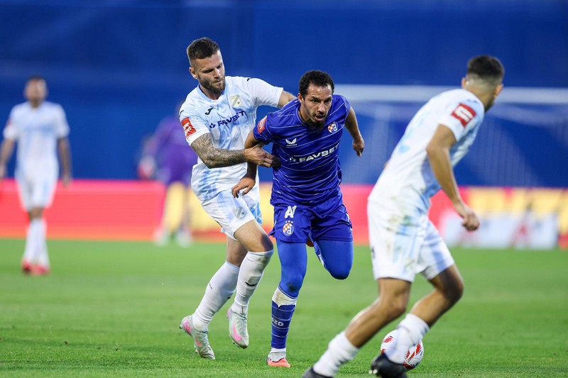 Dinamo - Rijeka 2:1. Hoxha fantastičnim golom prelomio ludi derbi pun ...