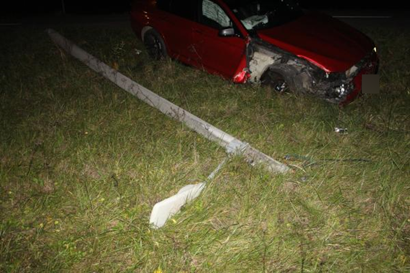 FOTO Mrtav pijan se BMW-om zabio u rasvjetni stup kod Velike Gorice ...