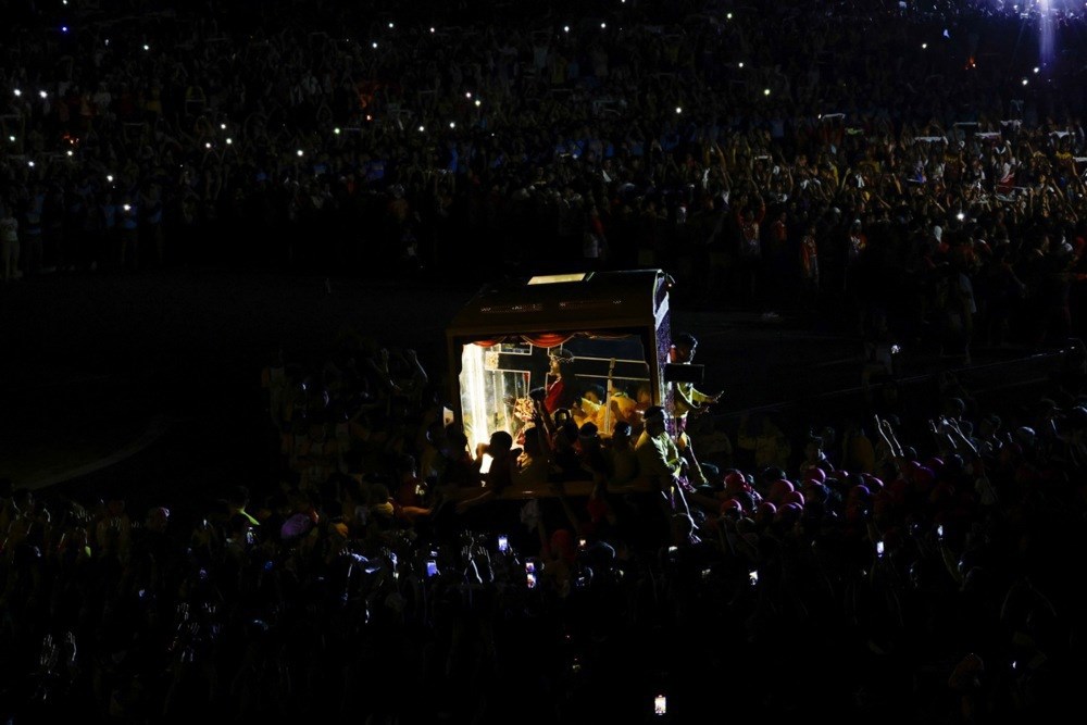 Skoro pola milijuna Filipinaca na katoličkoj procesiji. Biskup osudio ...