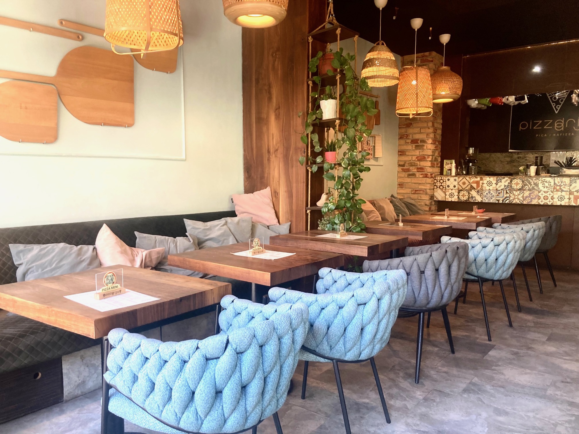 Otišao sam u Srbiju na pizzu i prvi put u životu - nisam je mogao ...