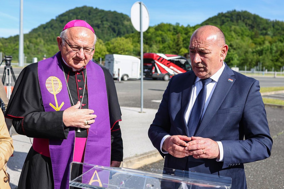 Slovenija Hrvatskoj predala ostatke 500 žrtava. Medved: Izvršavamo ...