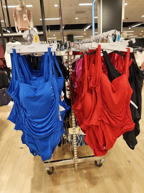 Razgledali smo ljetnu ponudu u Primarku, cijene kupaćih kostima su nas ...