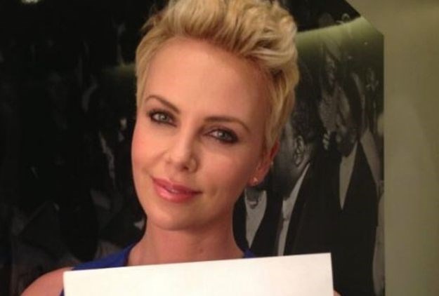 Sin Charlize Theron se pojavio u haljini, ekipa na društvenim mrežama ...