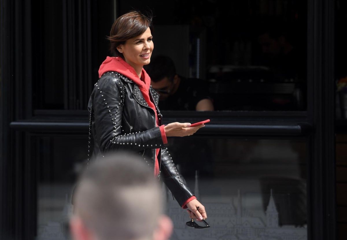 Anica Kovač prošetala u nikad opuštenijem izdanju, ali detalj od 22.000 ...