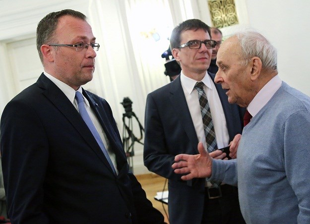 Hasanbegović došao na predstavljanje Goldsteinove knjige "Jasenovac ...