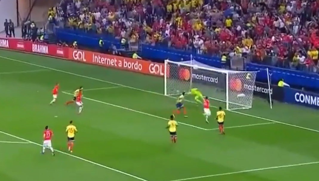 Obrana godine: Pogledajte što je golman Kolumbije skinuo na Copi - Index.hr